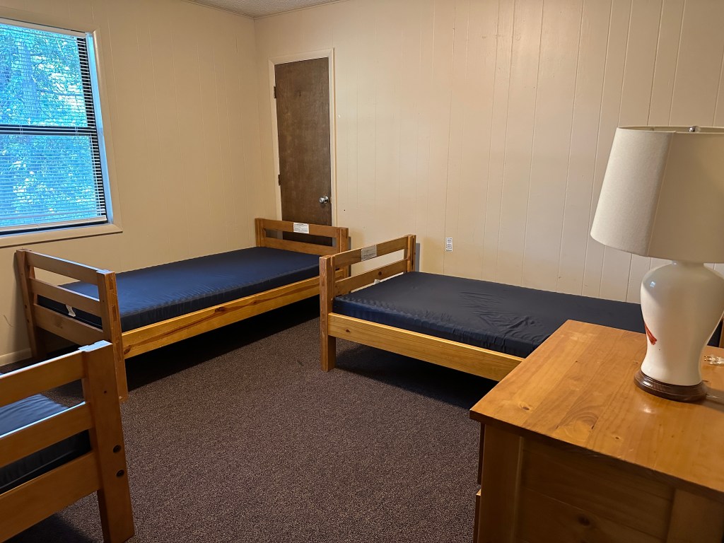 Booth Lodge & Oak Room – Three Trails Camp & Retreat Center